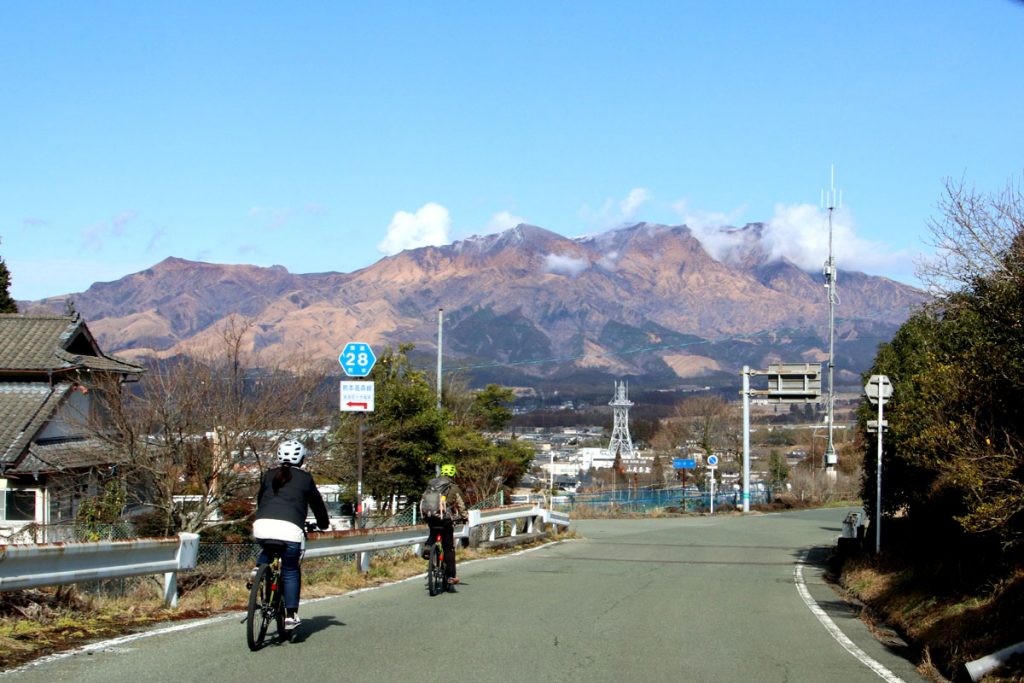 【熊本県】阿蘇五岳を望みカルデラに広がる風景をめぐる高森町の27km絶景サイクリング《PR》 - TABIRIN（たびりん）